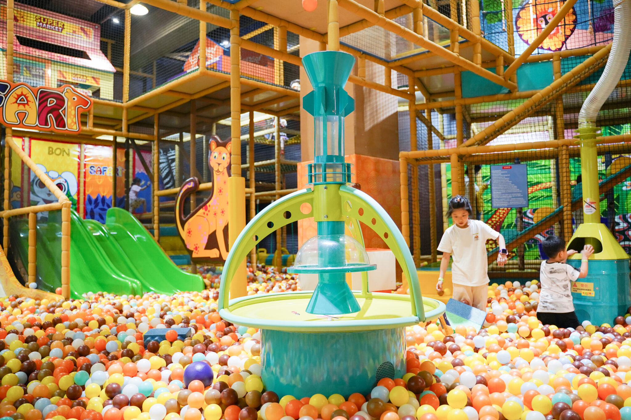 Ball Pool Equipment | Manufacturer & Supplier | Funlandia